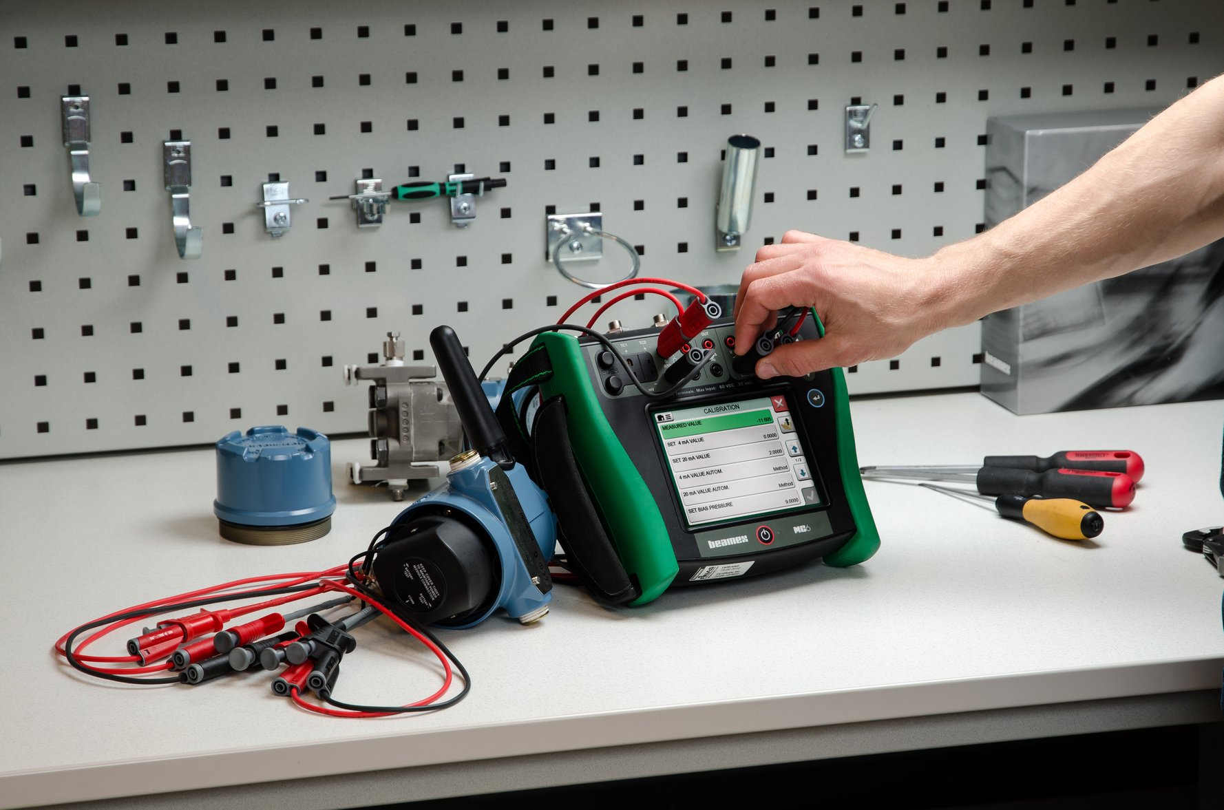 Why and how to calibrate WirelessHART transmitters?